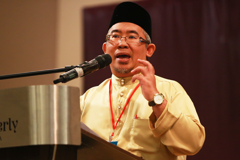 Normalisasi melalui permainan istilah: Timbalan Mufti Perak - Indahnya ...